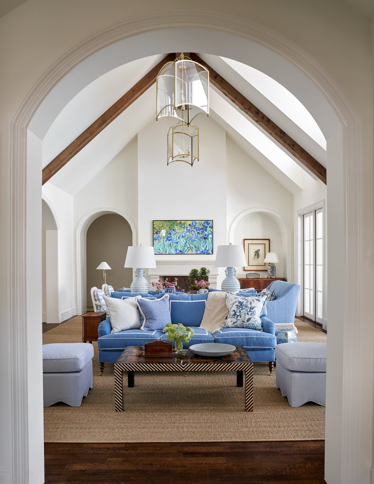 11 Lovely Living Rooms that Redefine Style and Comfort - Design Chic